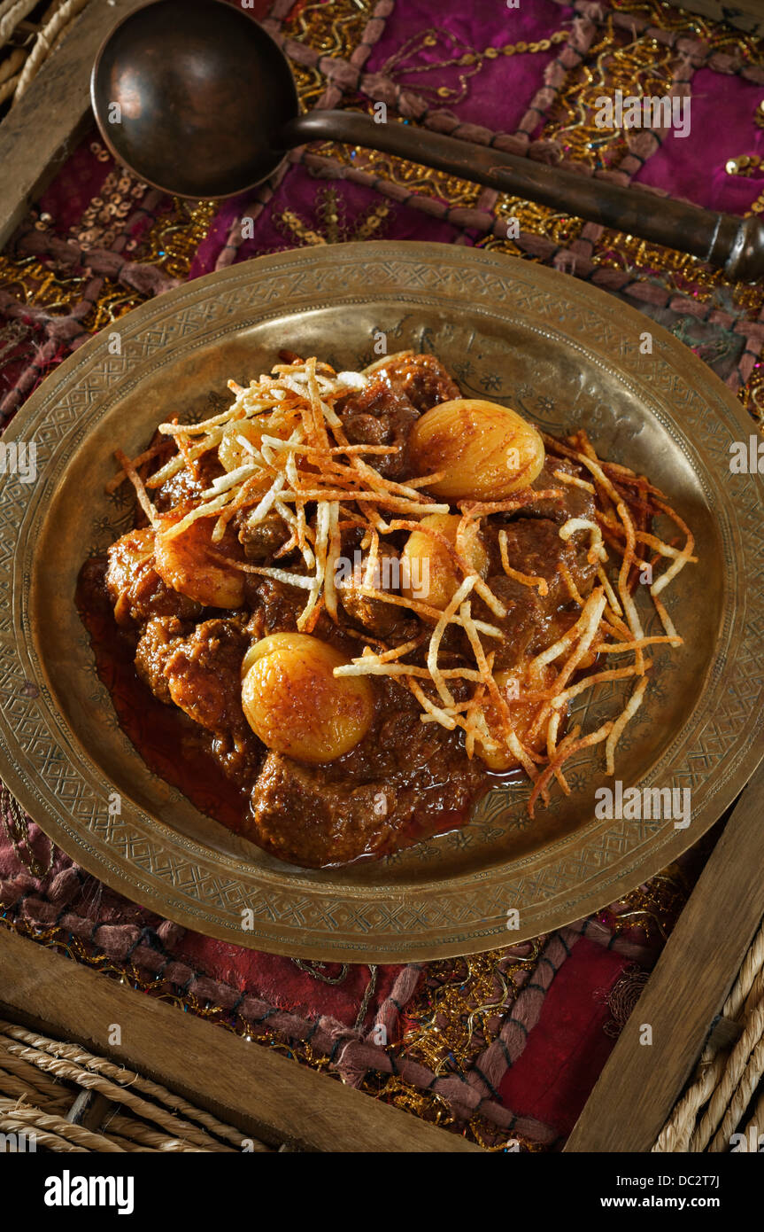 Sali Jardaloo boti. Lamb with apricots and potato straws India Food ...