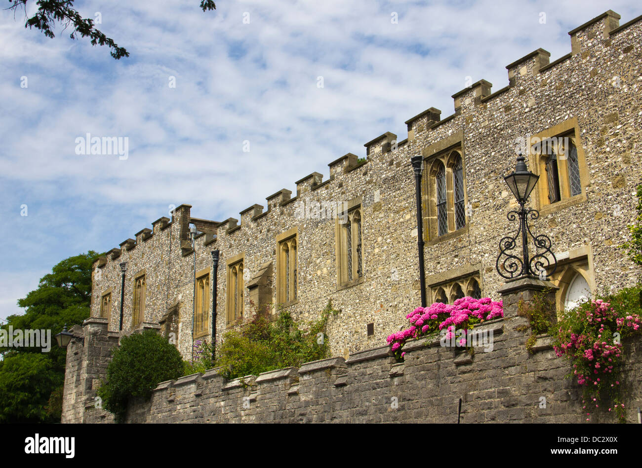Battlement crenellation merlon castle hi-res stock photography and ...