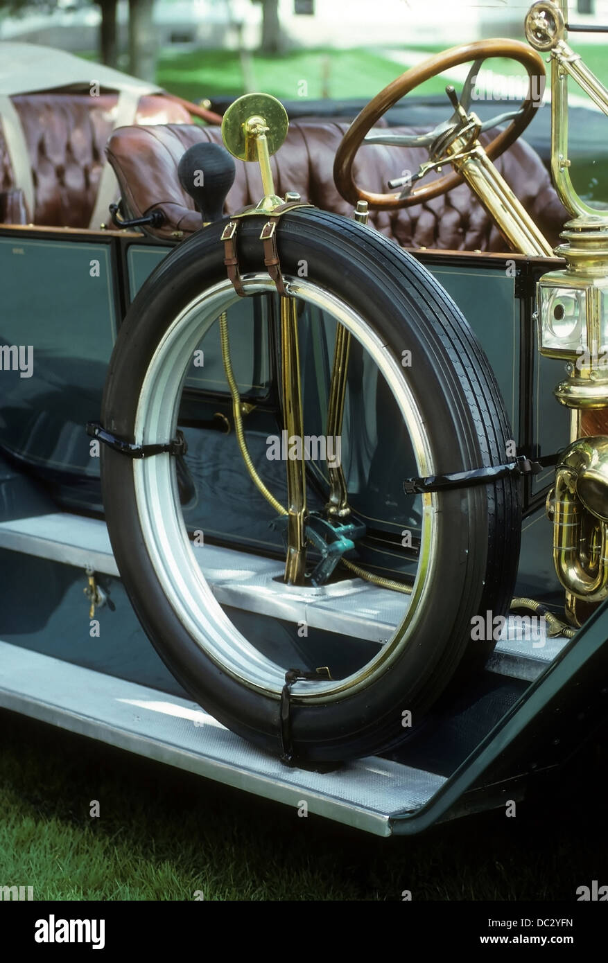 Antique car crank hi-res stock photography and images - Alamy