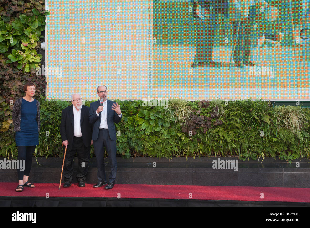 Shepherds Bush, London, UK. 08th Aug, 2013. Artists Sir Peter Blake and ...