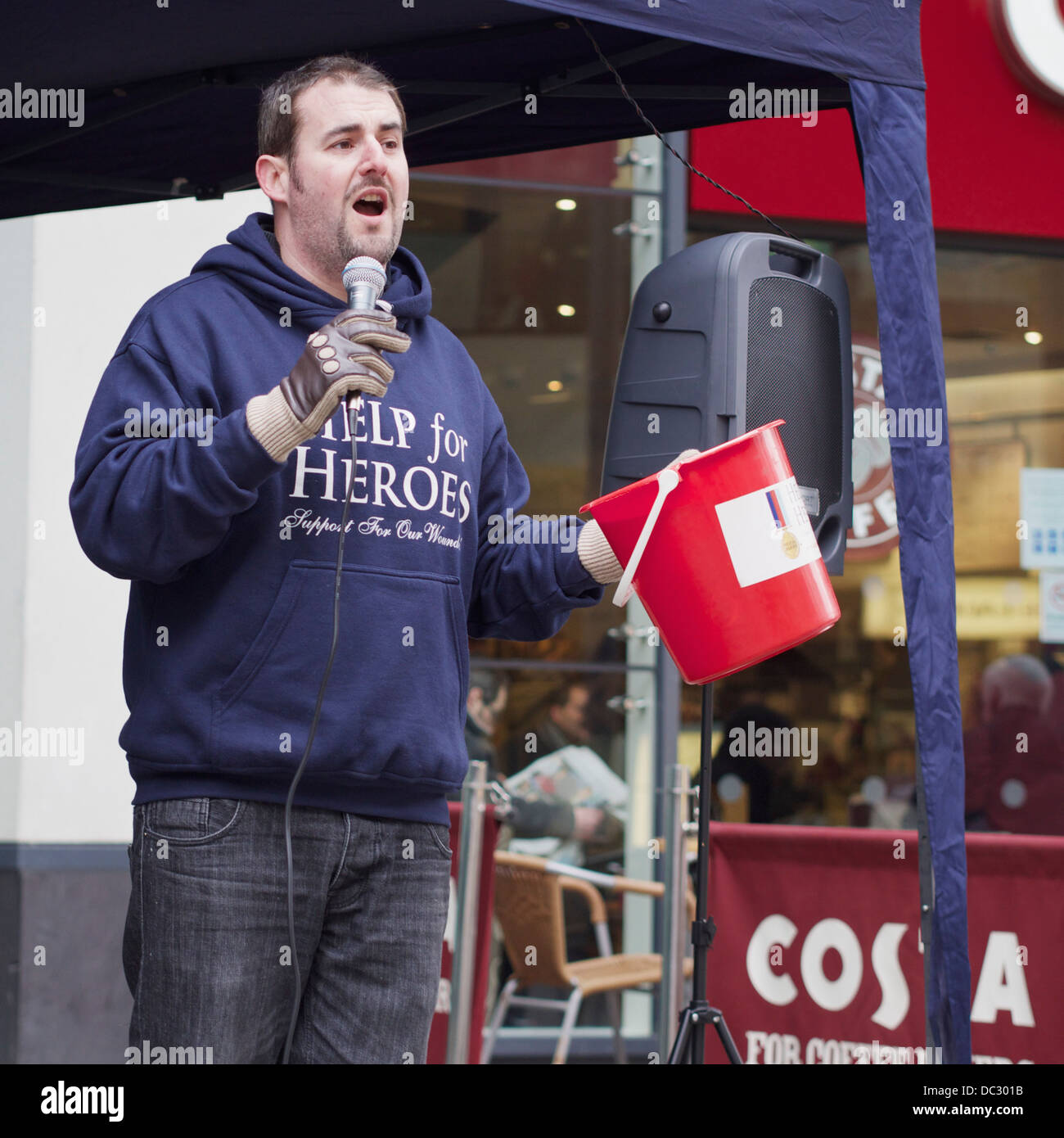 Busker bucket hi-res stock photography and images - Alamy