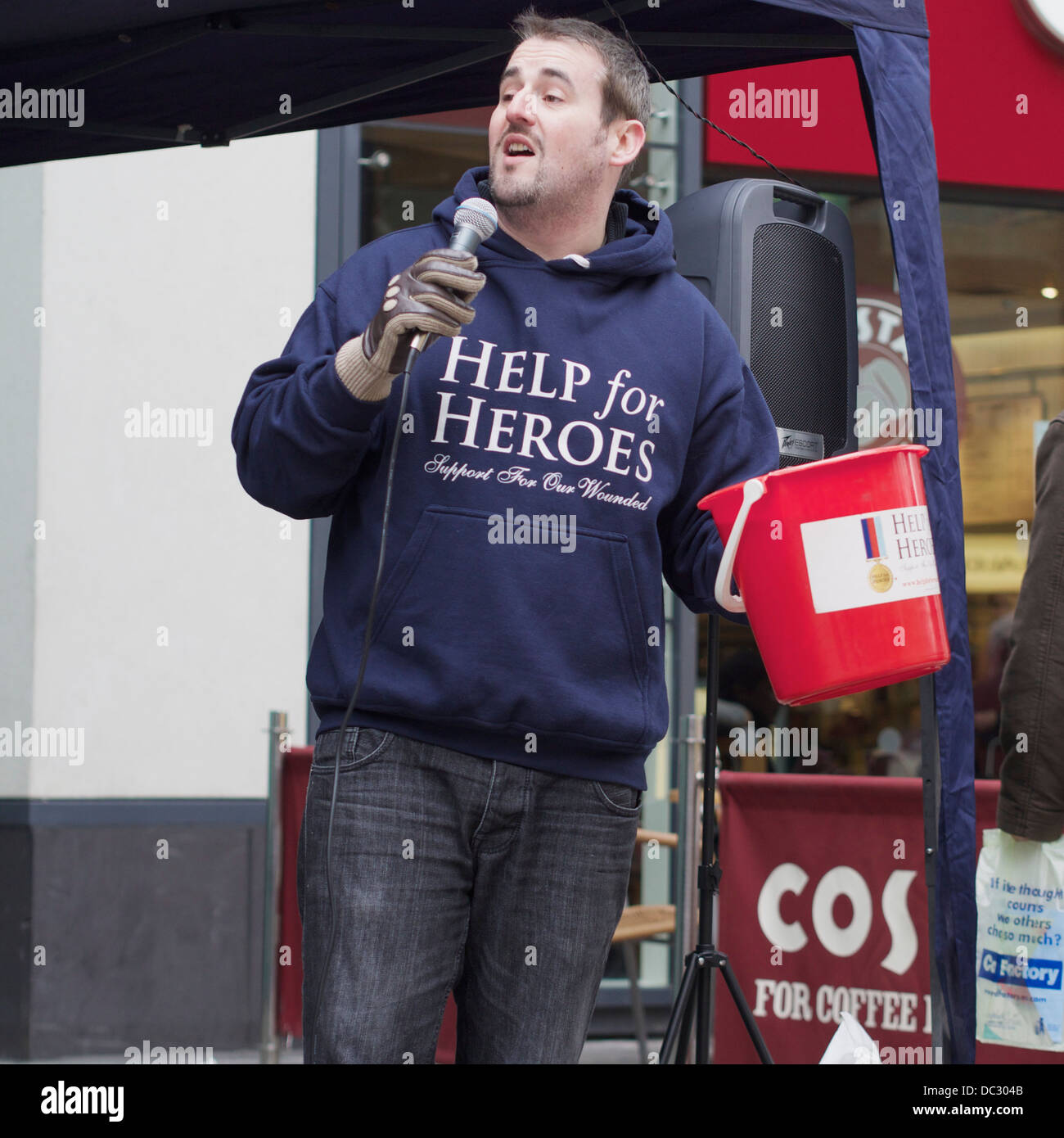 Fundrasing musicians for the "Help the Heroes" Charity Stock Photo - Alamy