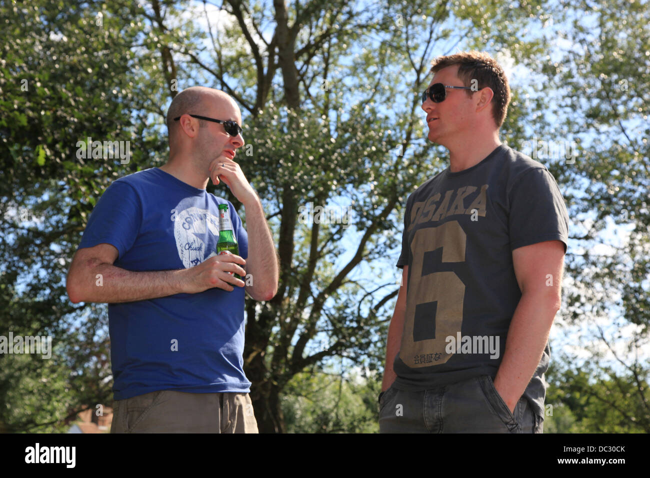 Drinking with your mates hi-res stock photography and images - Alamy