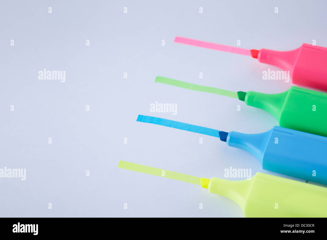 different colours of highlighters Stock Photo - Alamy