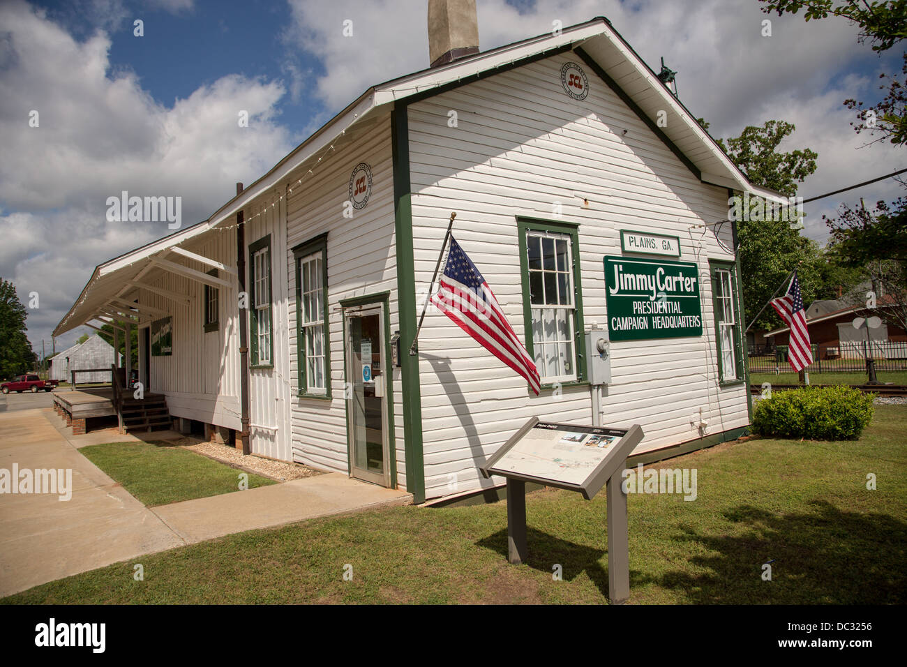 Sign for jimmy carter presidential campaign headquarters hi-res stock ...