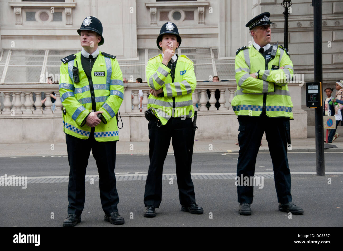 London bobbies hi-res stock photography and images - Alamy