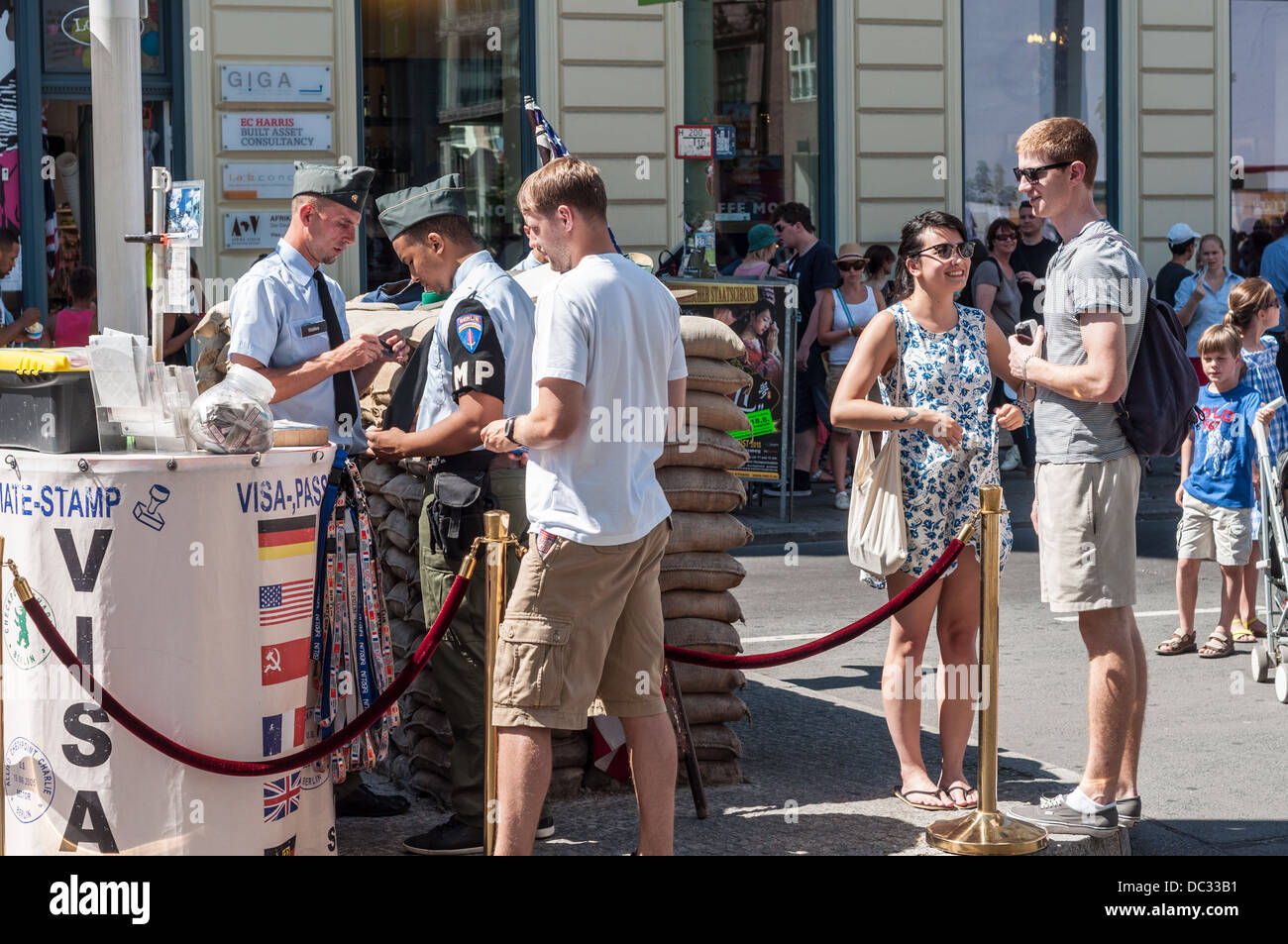 Us army checkpoint hi-res stock photography and images - Alamy