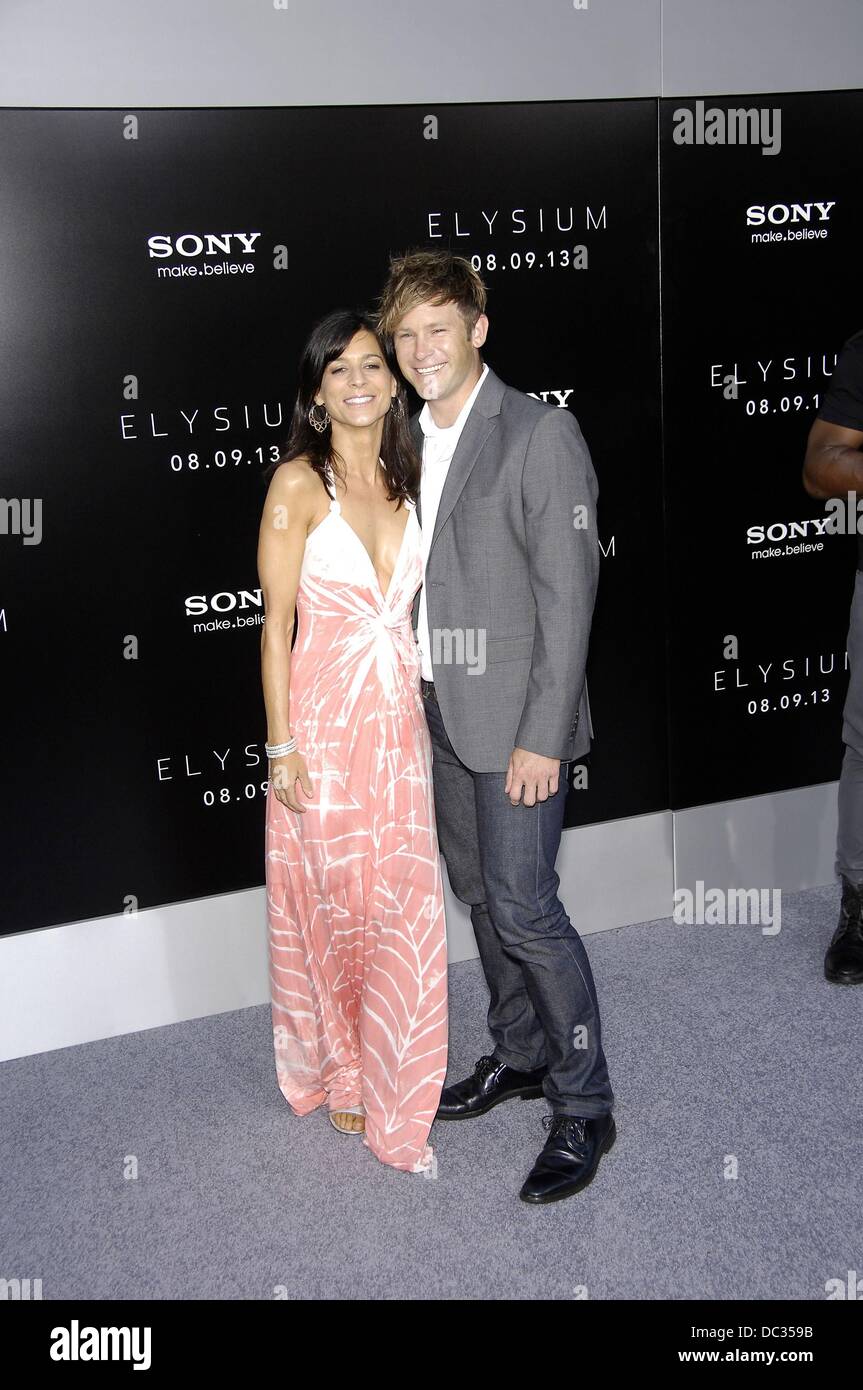Los Angeles, CA. 7th Aug, 2013. Perrey Reeves at arrivals for ELYSIUM ...