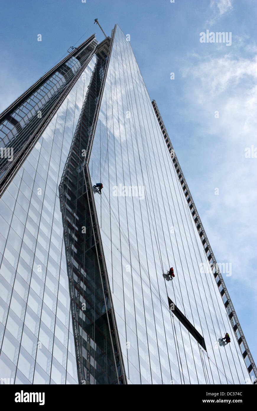 Cleaning the shard hi-res stock photography and images - Alamy