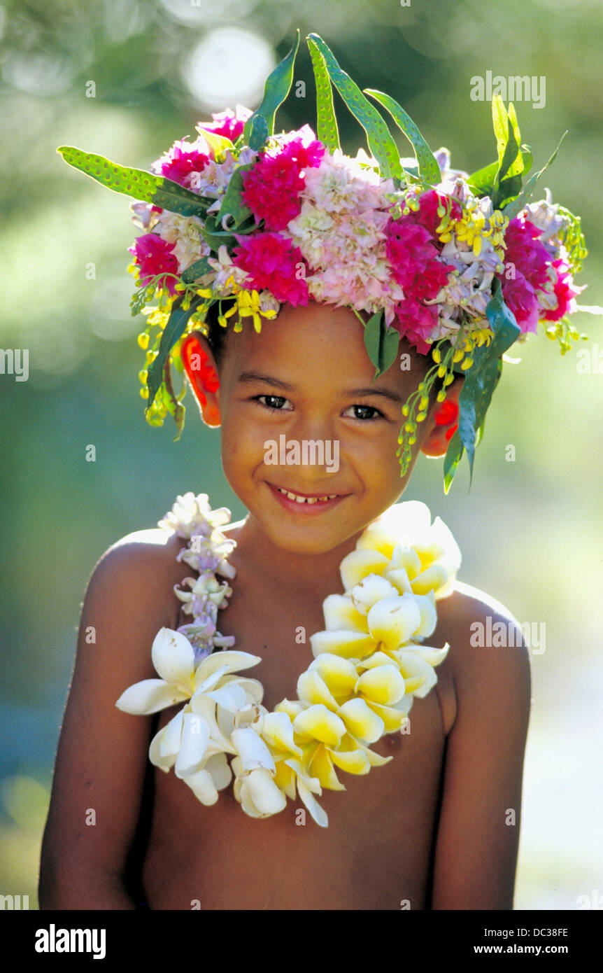 Flower crown child hi-res stock photography and images - Alamy