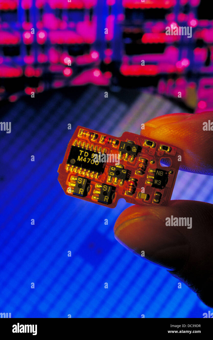 Electronic microcircuits hi-res stock photography and images - Alamy