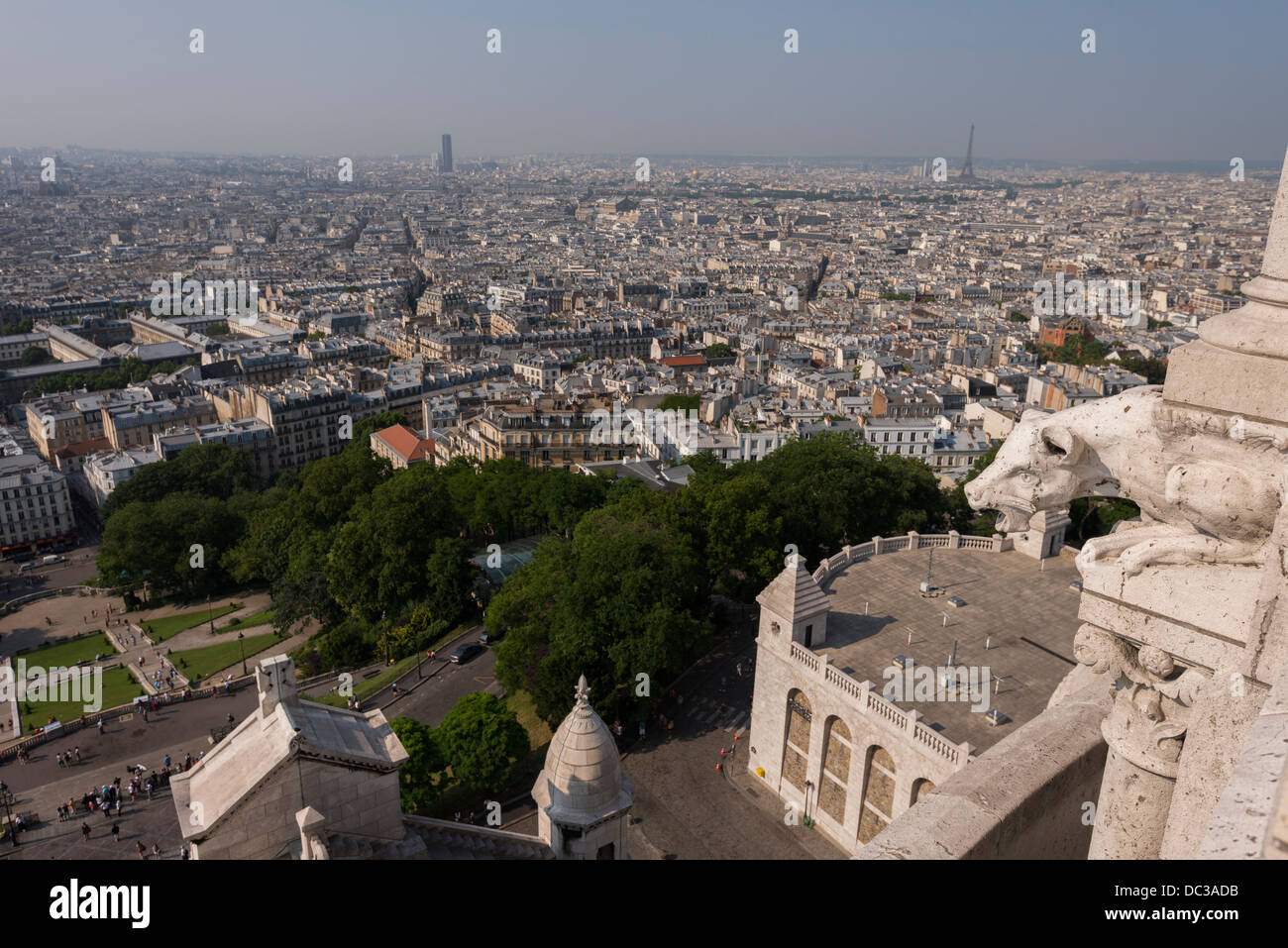 Iconic paris skyline hi-res stock photography and images - Alamy