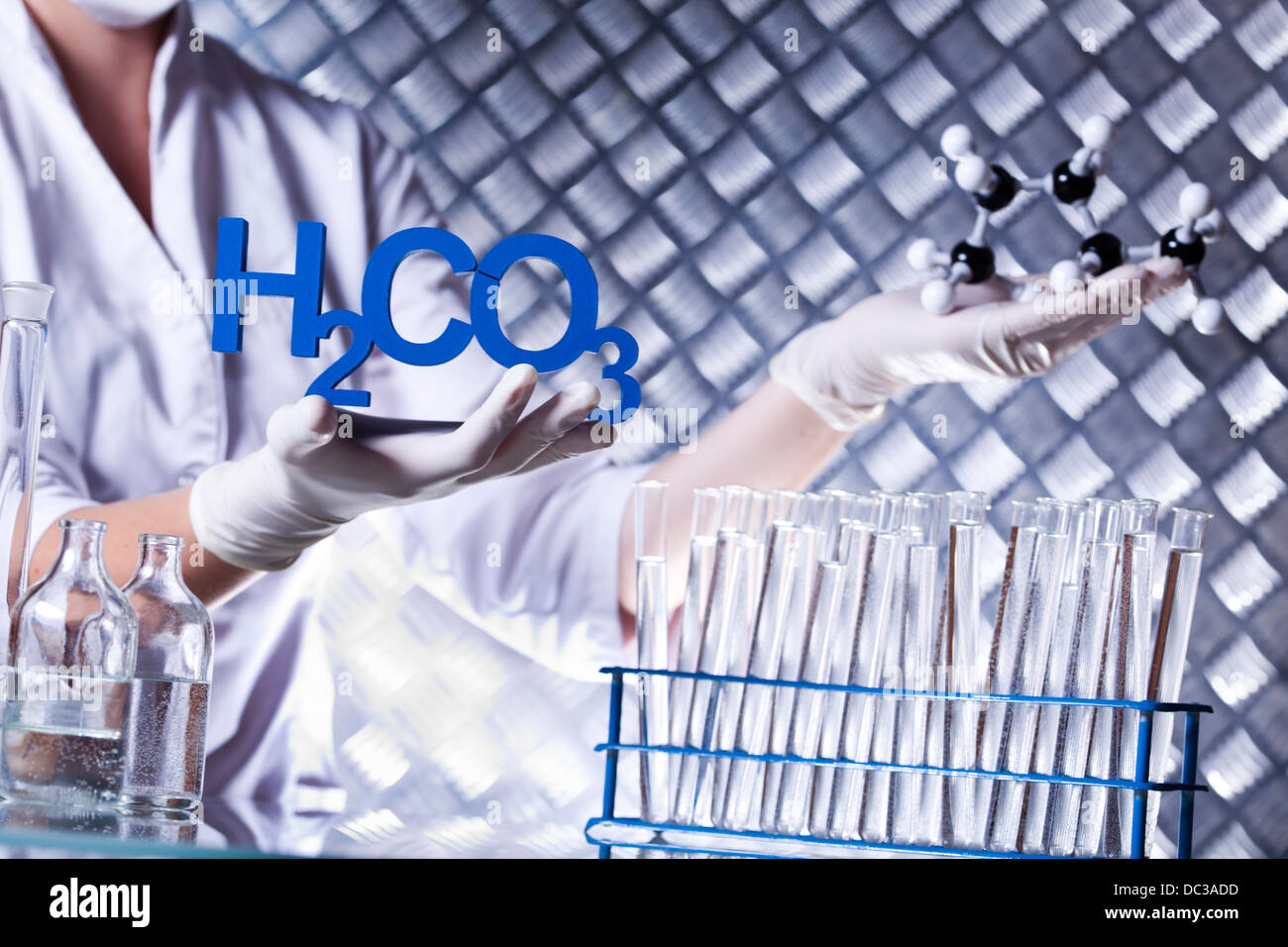 Scientist working in a laboratory Stock Photo - Alamy