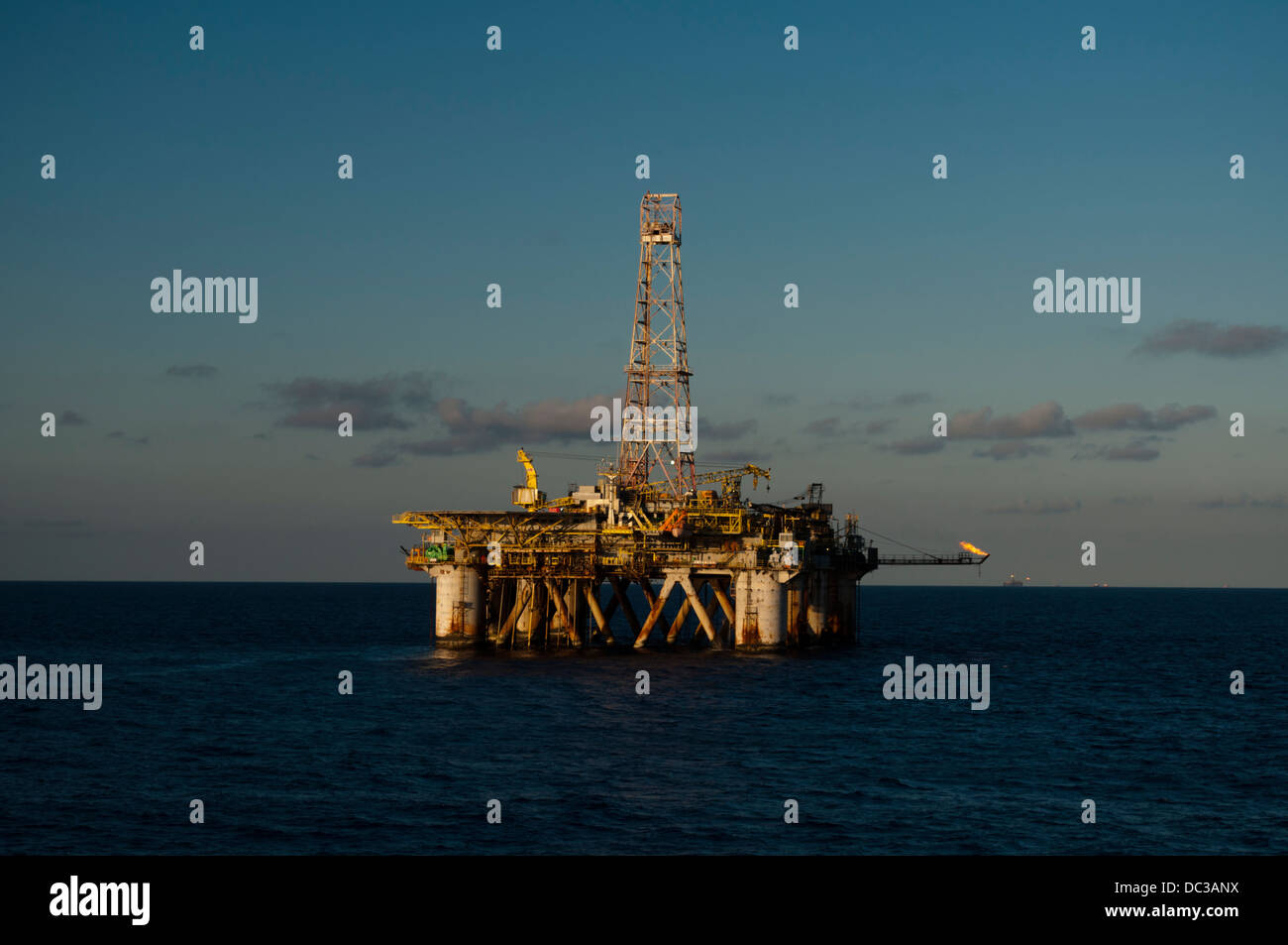 Burning Oil Rig High Resolution Stock Photography and Images - Alamy