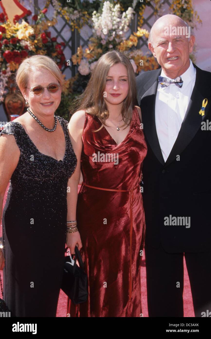 PETER BOYLE with wife and daughter.The 52nd Emmy Awards 2000.k19602tr ...