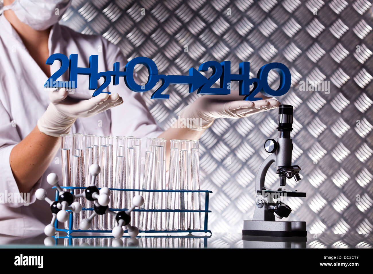 Scientist working in a laboratory Stock Photo - Alamy