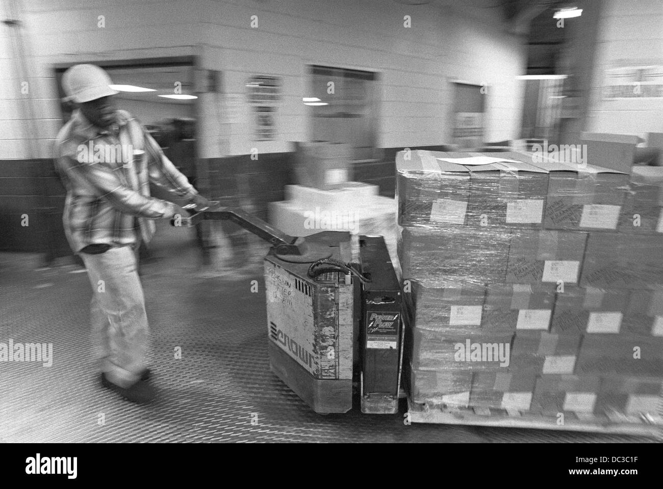 Shipping and receiving Black and White Stock Photos & Images - Alamy
