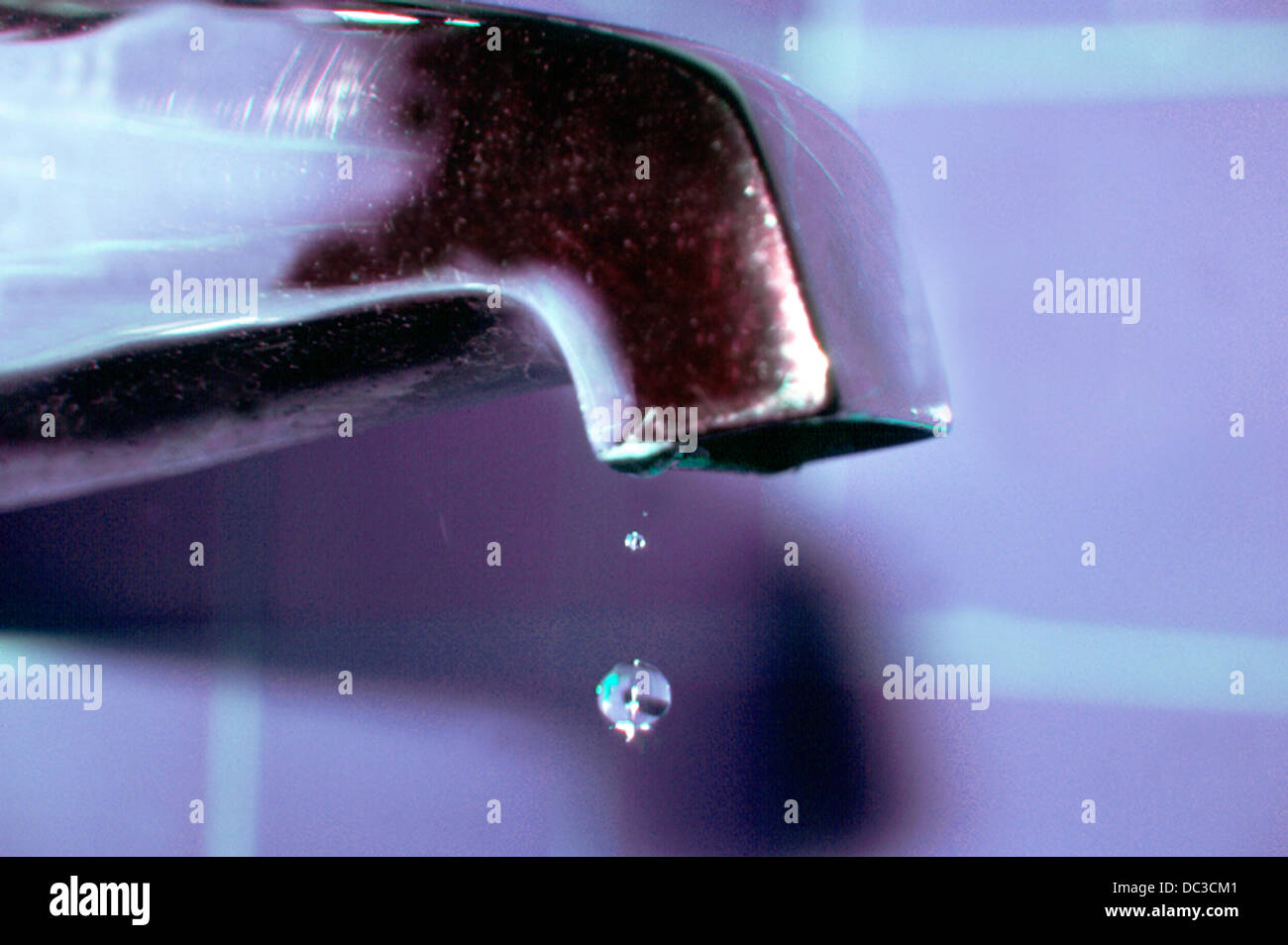 Water wasting from tap hi-res stock photography and images - Alamy