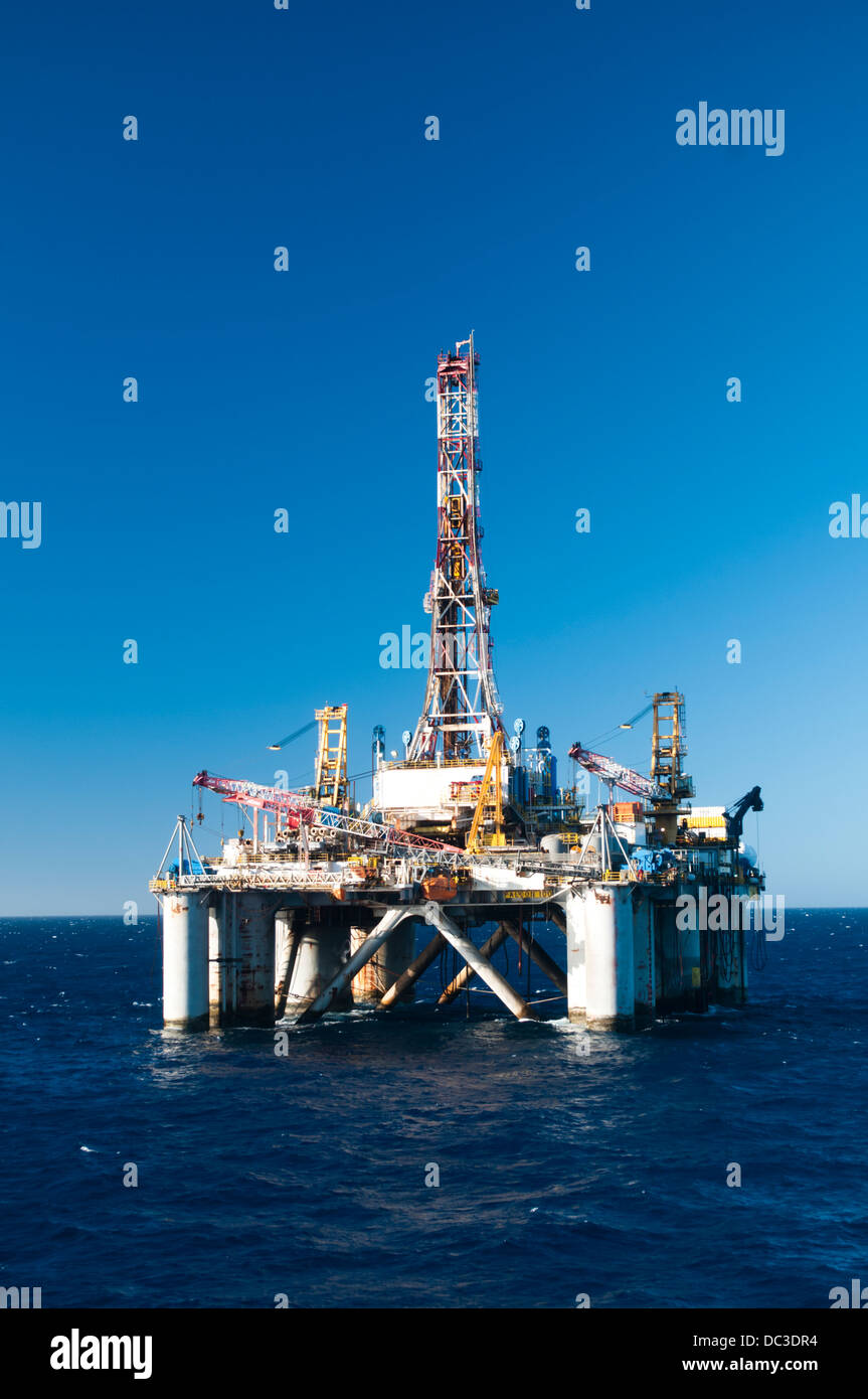 Burning Oil Rig High Resolution Stock Photography and Images - Alamy