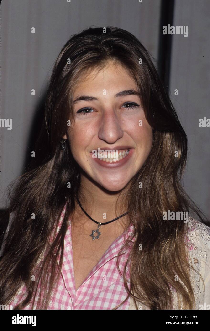 Mayim bialik 1993 hi-res stock photography and images - Alamy