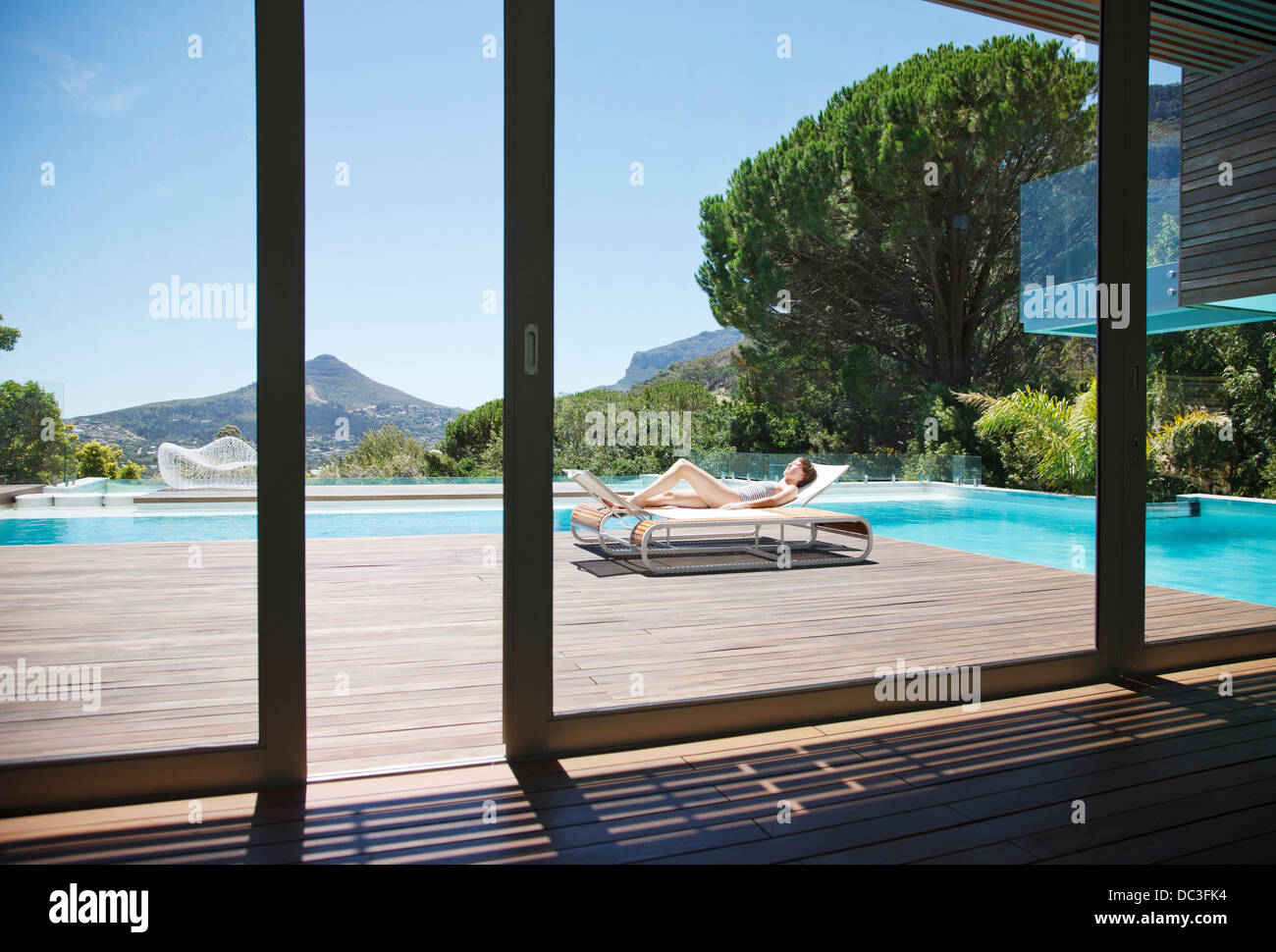 Sunbather women side hi-res stock photography and images - Alamy