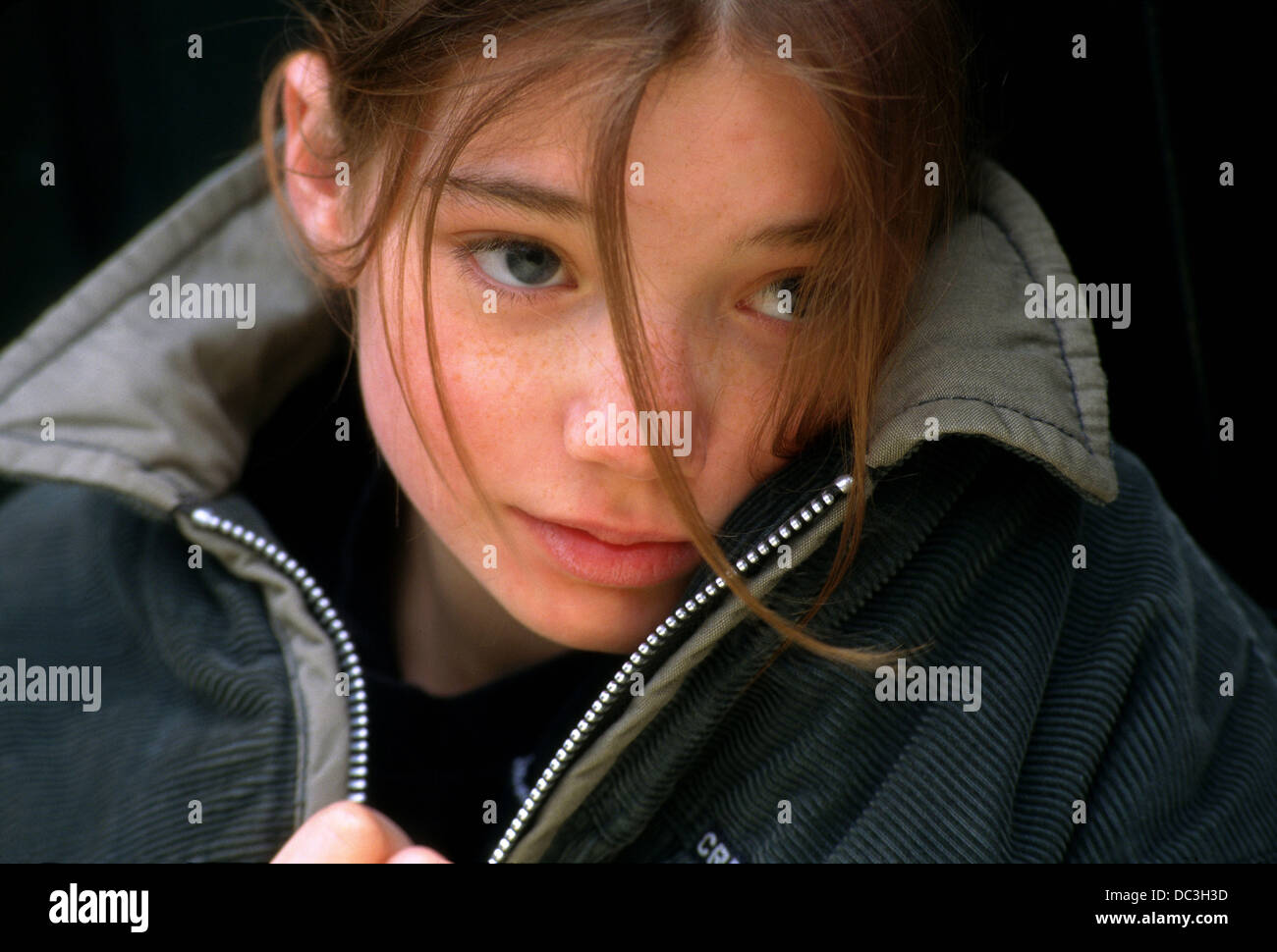 Child hiding face guilty hi-res stock photography and images - Alamy