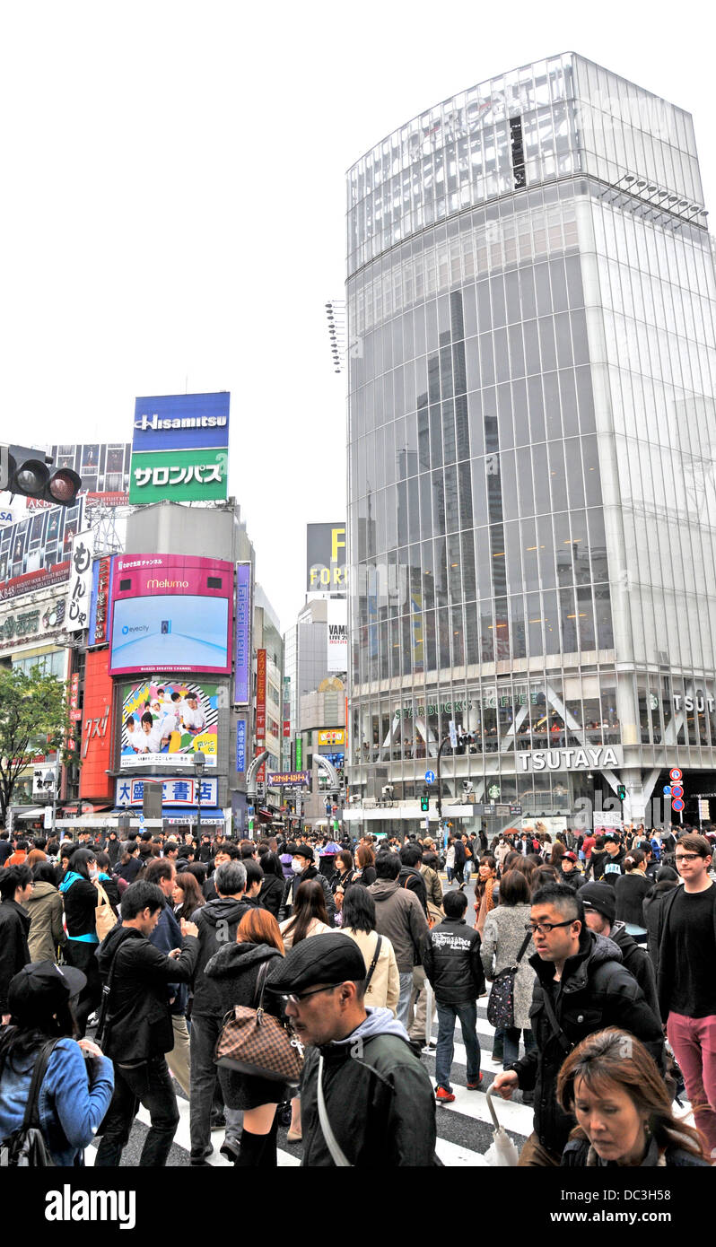 street scene Shibuya Tokyo Japan Stock Photo - Alamy