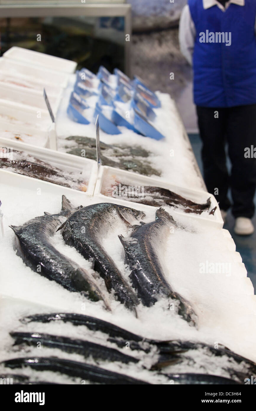 frozen fish at the supermarket Stock Photo - Alamy