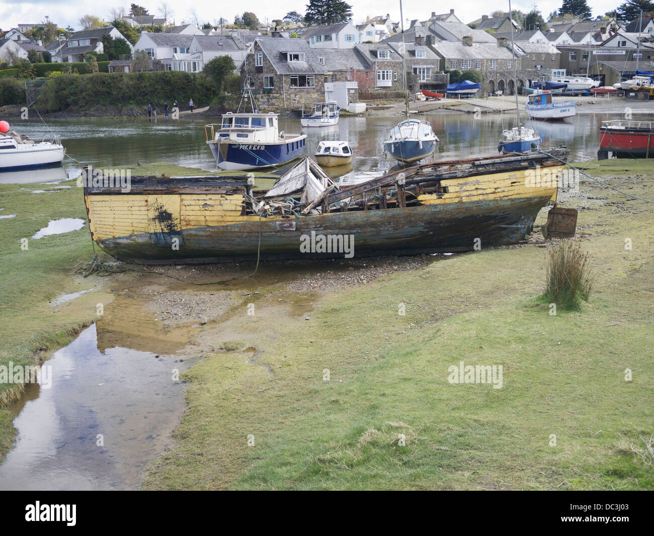 Carvel built wooden hull hi-res stock photography and images - Alamy