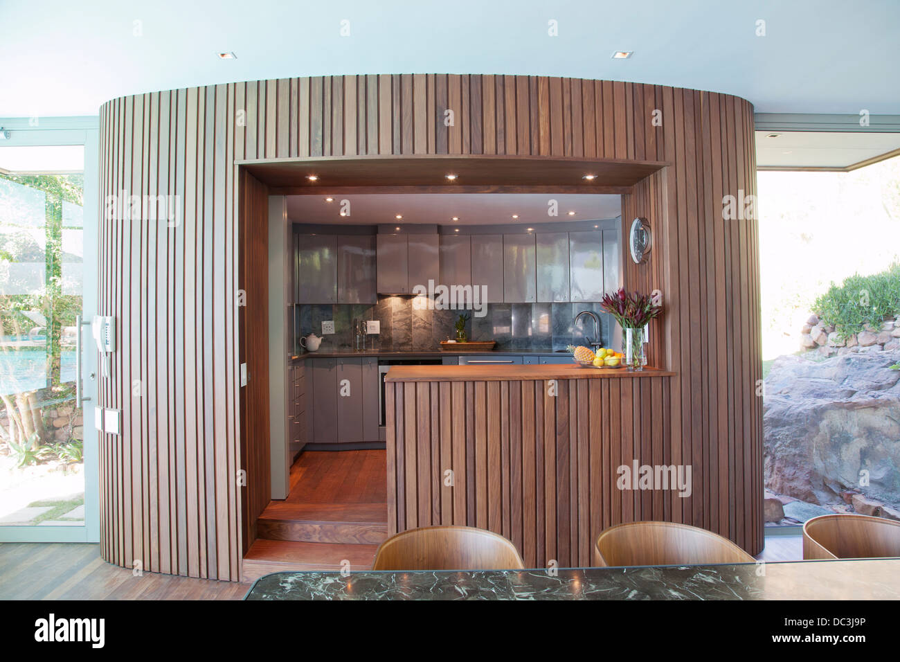 Modern kitchen hi-res stock photography and images - Alamy