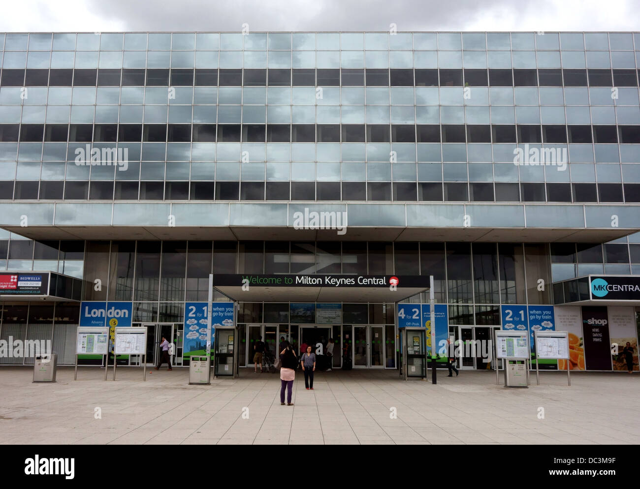 Milton keynes central hi-res stock photography and images - Alamy