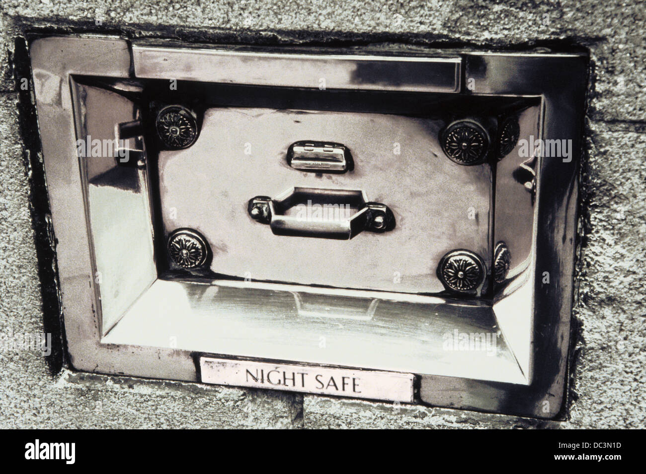 Bank wall night safe hi-res stock photography and images - Alamy