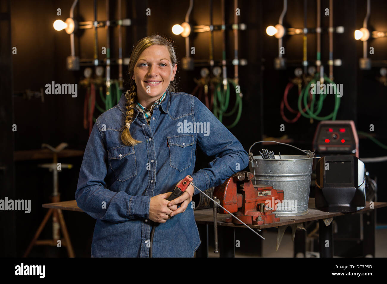 Female trade hi-res stock photography and images - Alamy