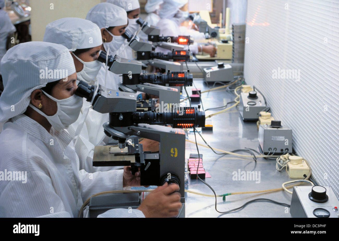 India laboratory hi-res stock photography and images - Alamy
