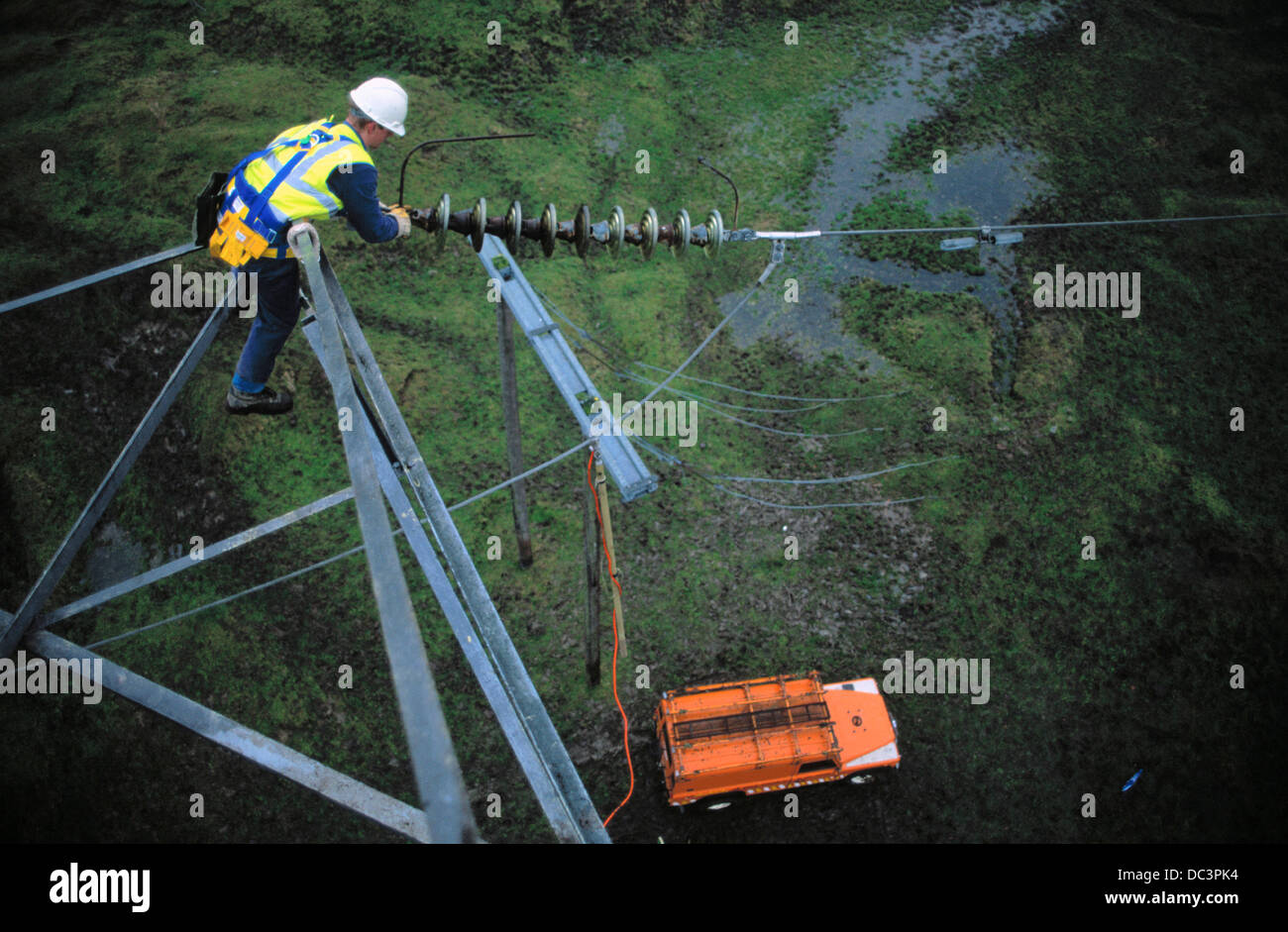 Lineman tower hi-res stock photography and images - Alamy