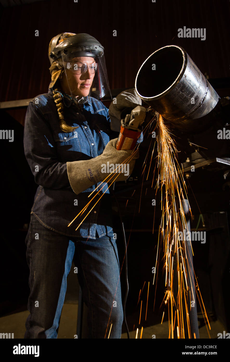 Woman welder hi-res stock photography and images - Alamy