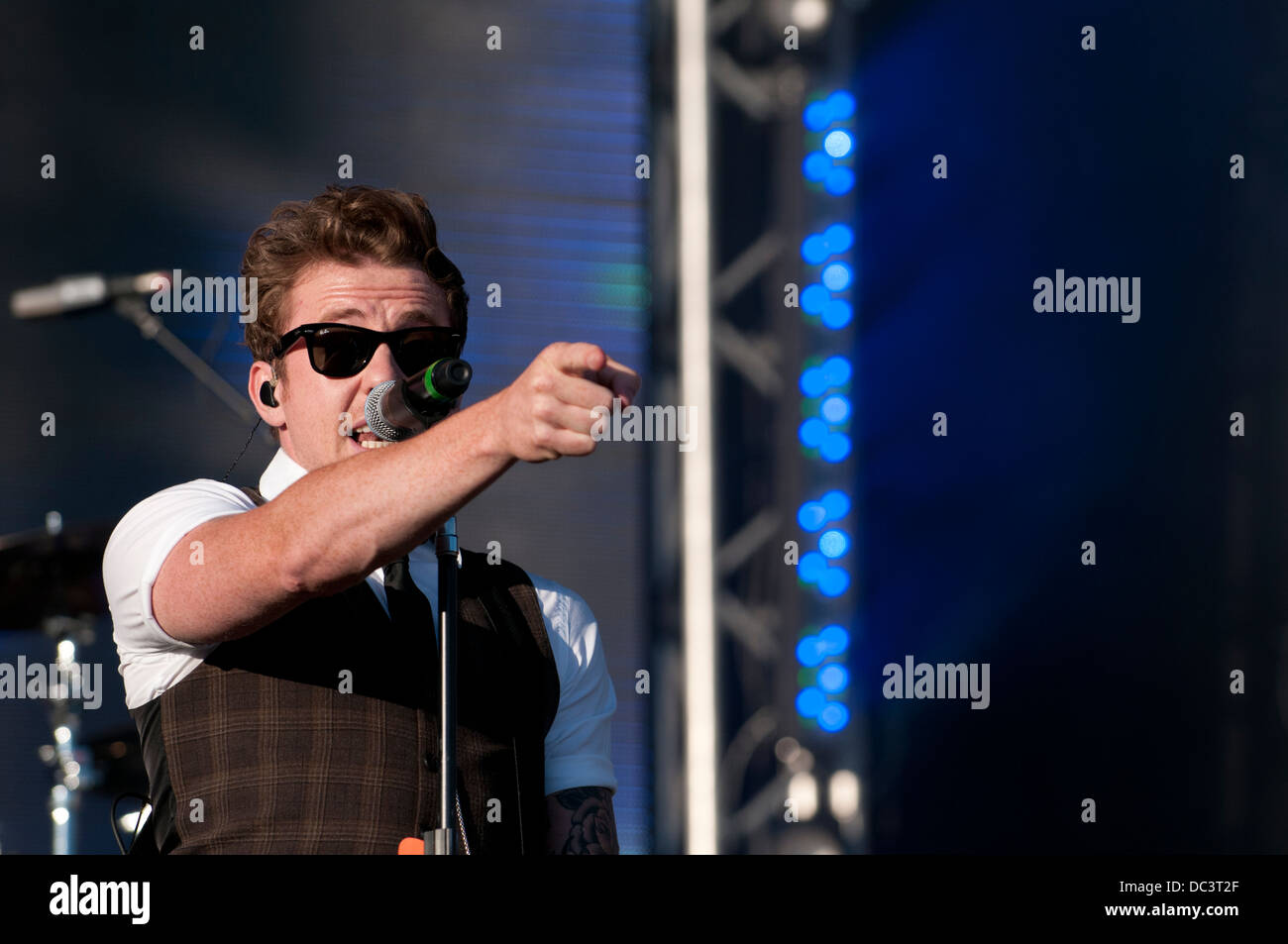 Danny jones mcfly stage hi-res stock photography and images - Alamy