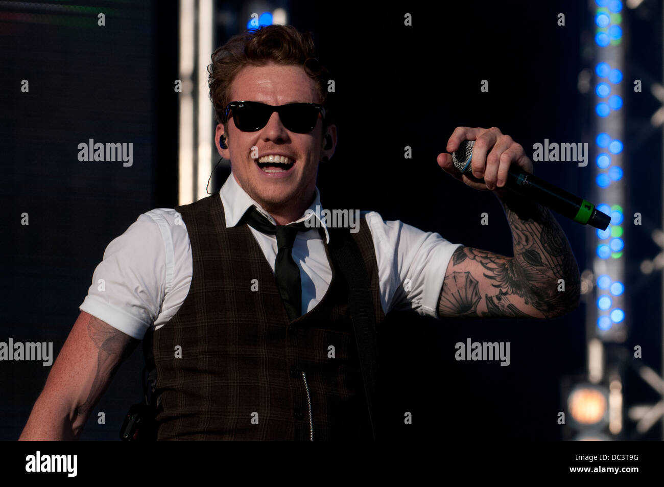 Danny jones mcfly stage hi-res stock photography and images - Alamy
