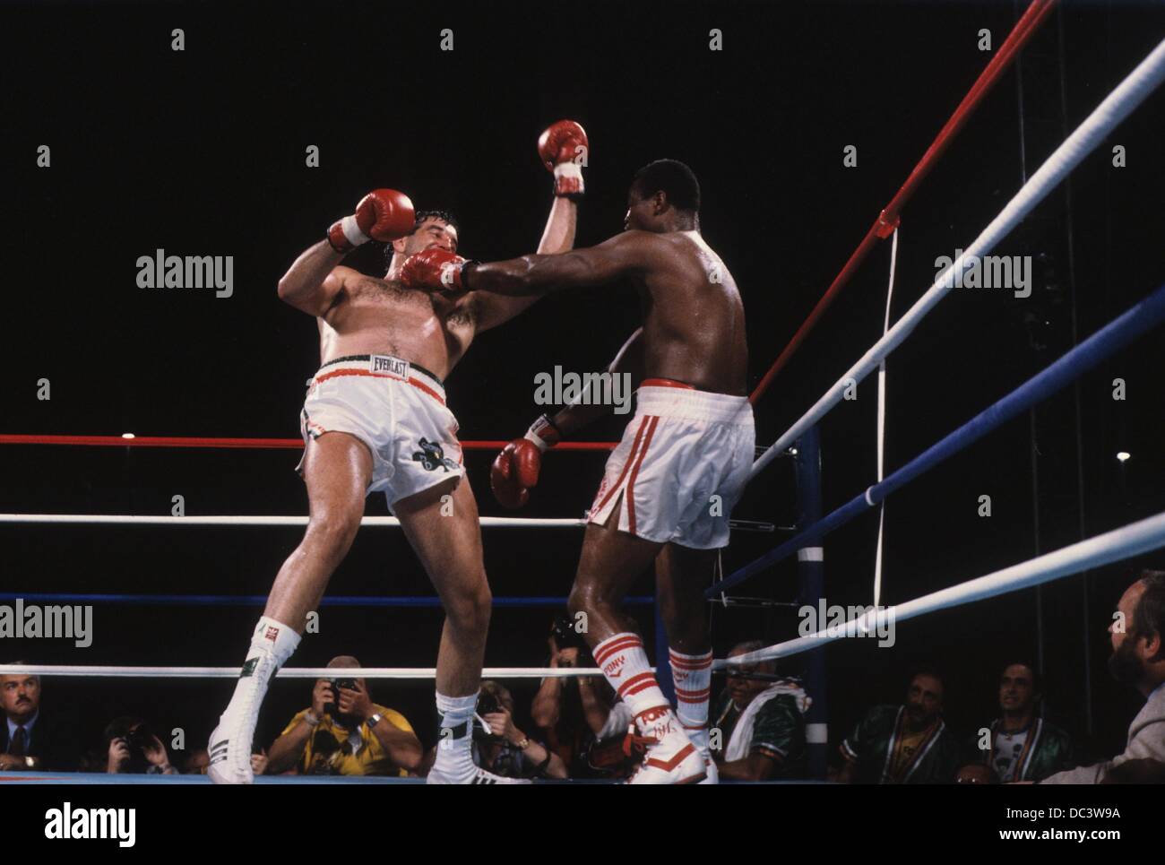 LARRY HOLMES VS Gerry Cooney fight.29438.(Credit Image: © Herb ...