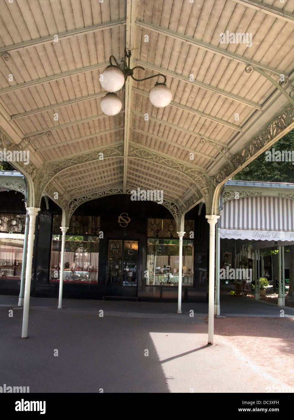 SHOPS ON PERIMETER OF PARC DES SOURCES VICHY AUVERGNE FRANCE Stock ...