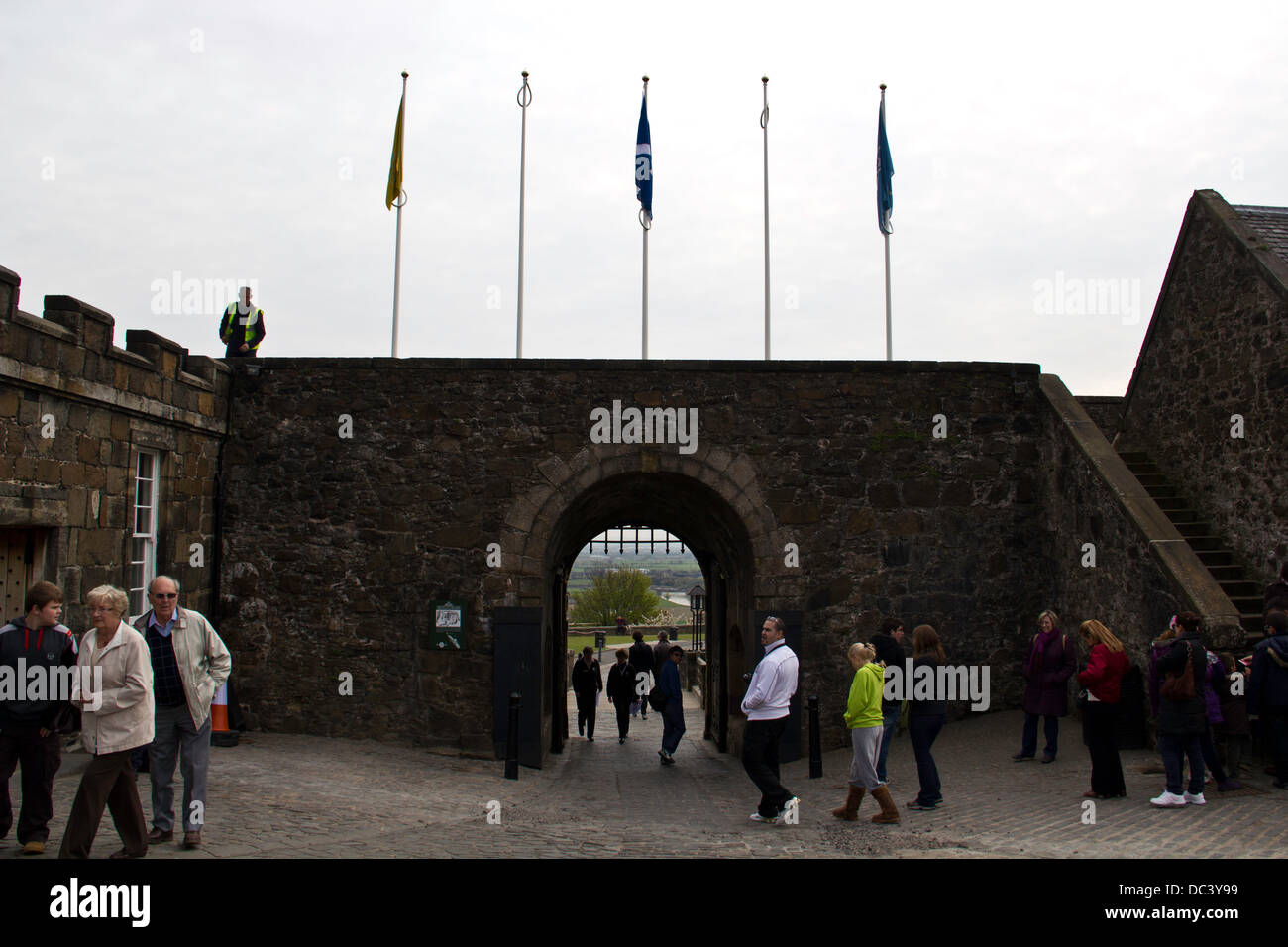 Scottish castle entrance hi-res stock photography and images - Alamy