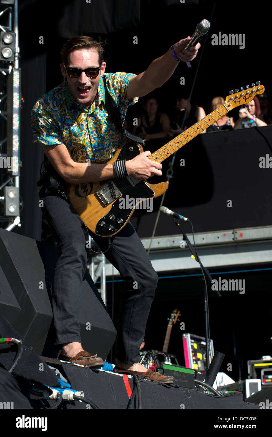 Dan Gillespie Sells, vocals and guitar, The Feeling Performs at Go ...