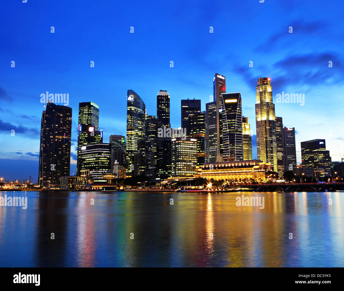 Singapore city at night Stock Photo - Alamy