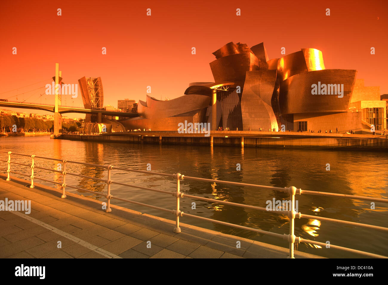 GUGGENHEIM MUSEUM OF MODERN ART (©FRANK GEHRY 1997) NERVION RIVER ...