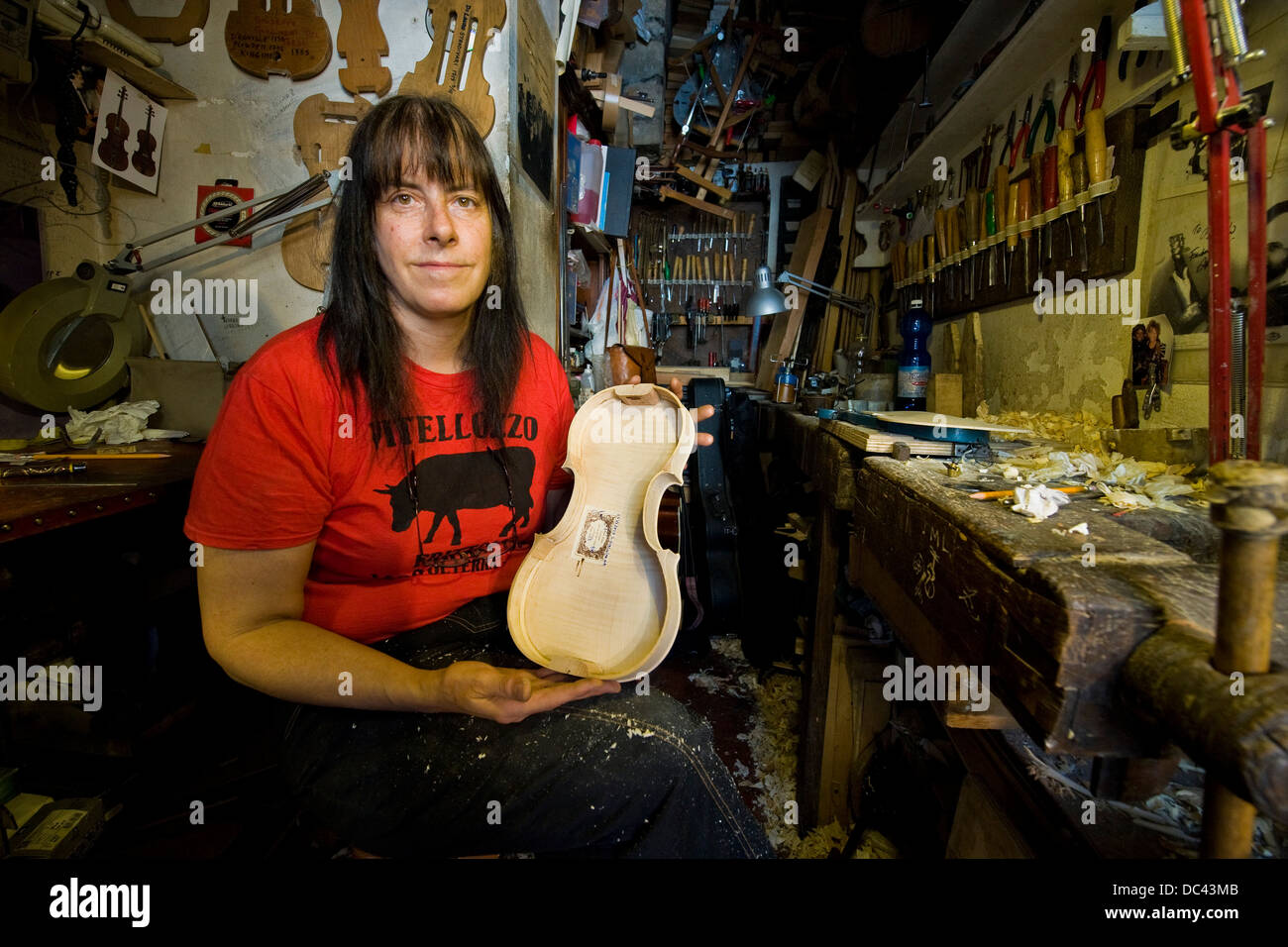 Italy, Tuscany, Florence, Jamie Lazzara luthier Stock Photo - Alamy