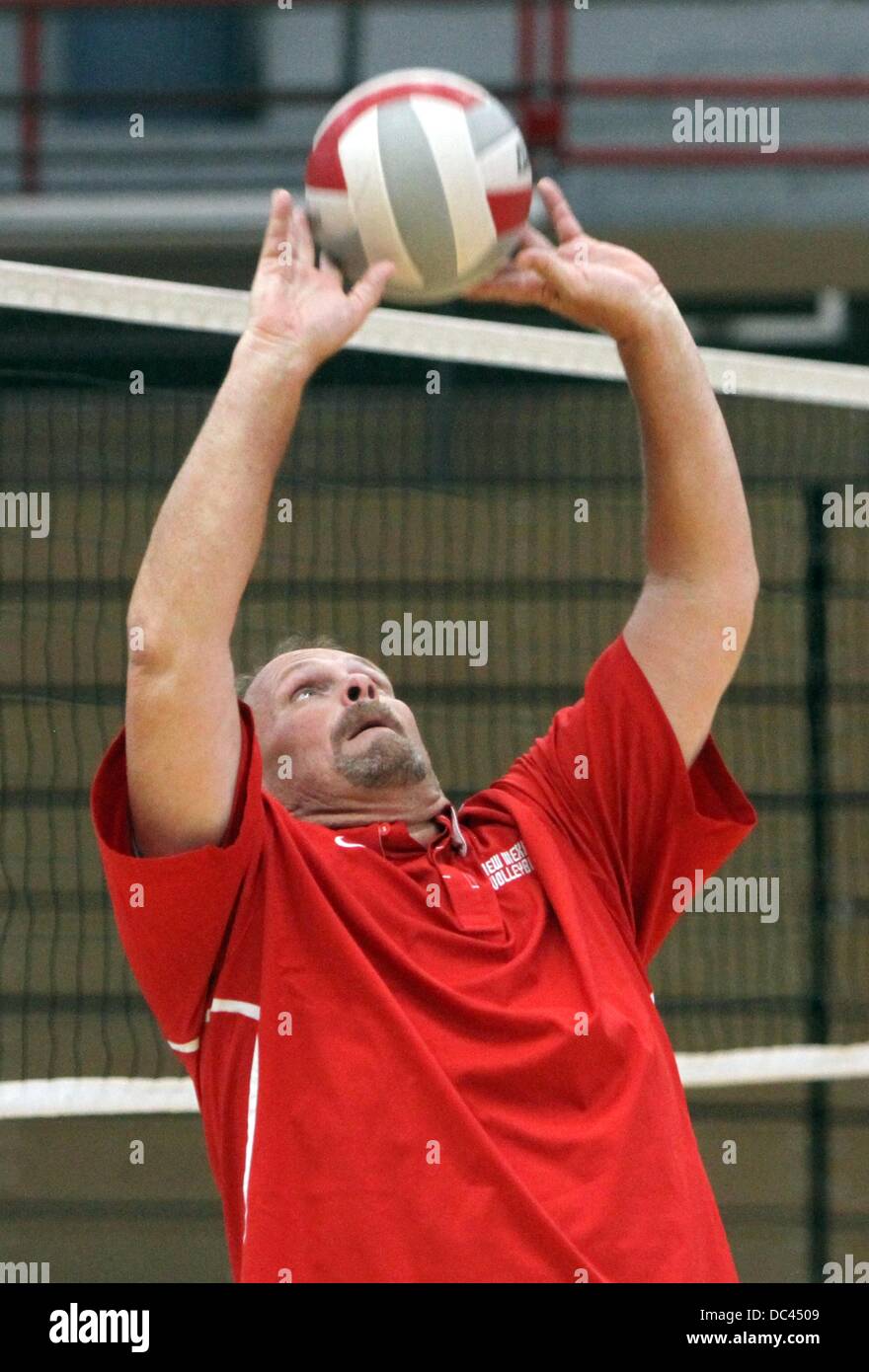 Aug. 7, 2013 - U.S. - Greg Sorber -- Lobo Volleyball coach Jeff Nelson ...