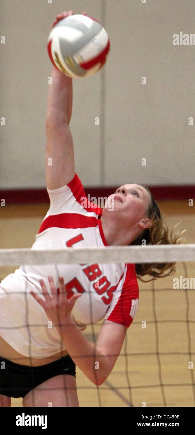 Aug. 7, 2013 - U.S. - Greg Sorber -- Lobo Volleyball player Julia ...