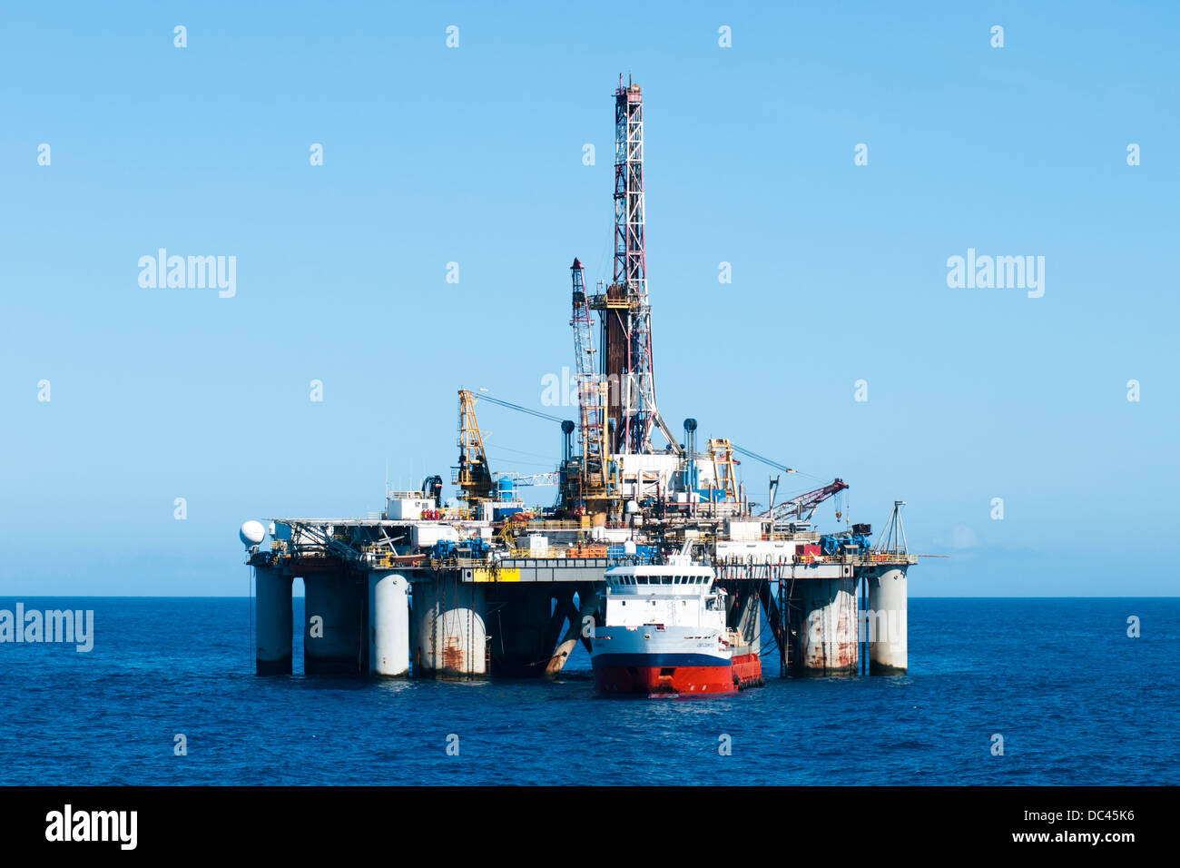 Falcon 100 oil drilling rig hi-res stock photography and images - Alamy