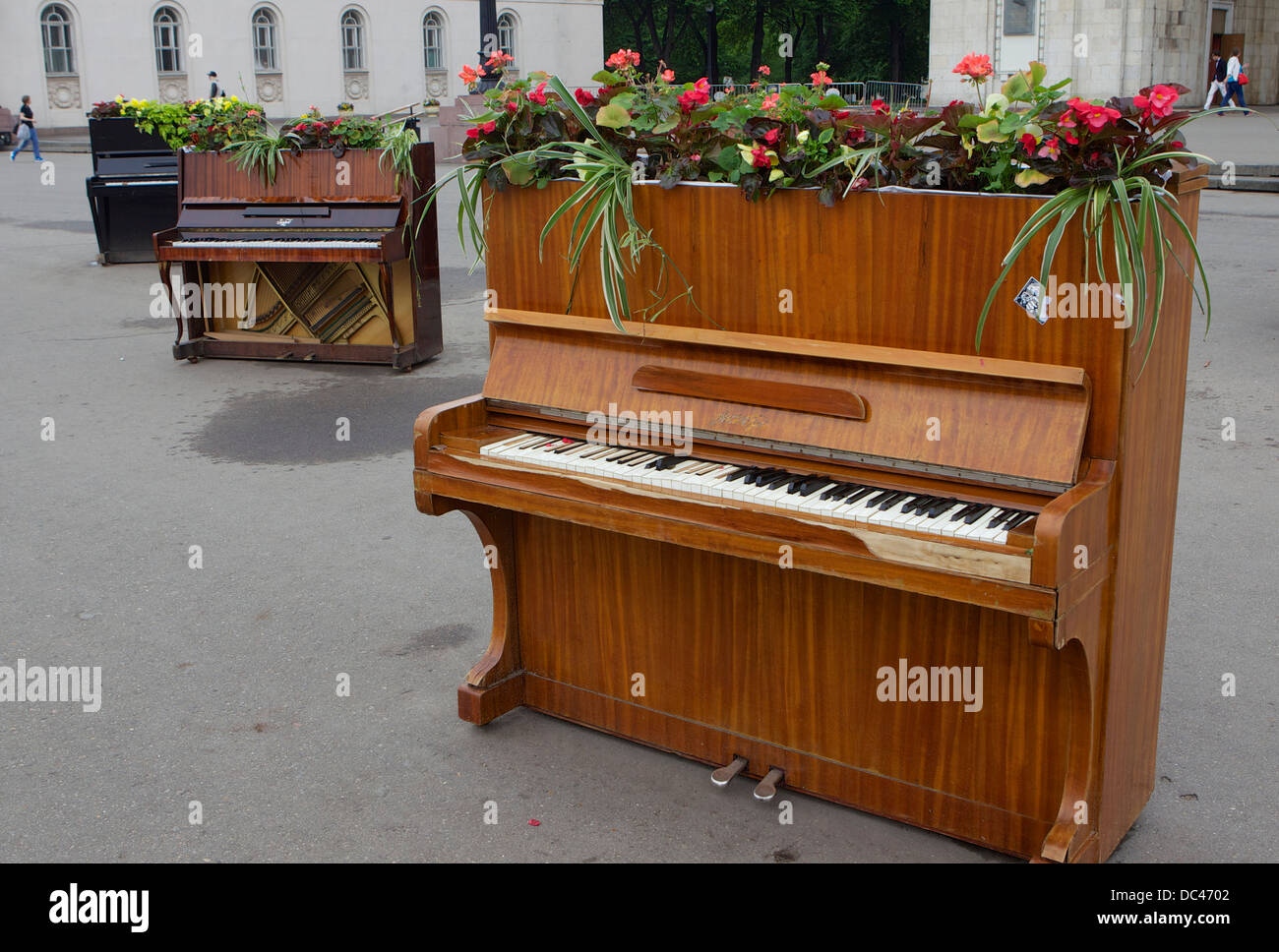 Antique pianos hi-res stock photography and images - Alamy
