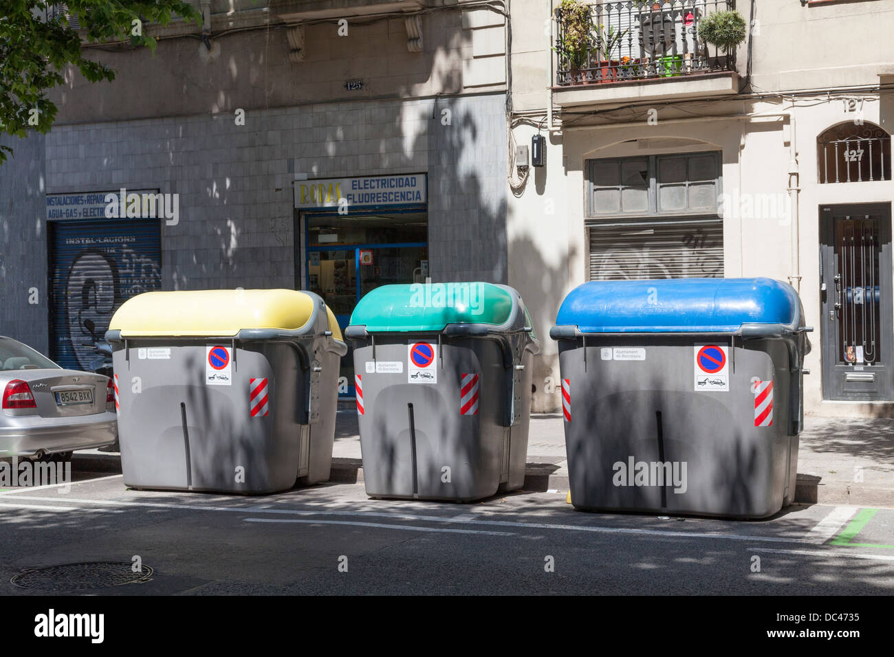 Large waste bin hi-res stock photography and images - Alamy